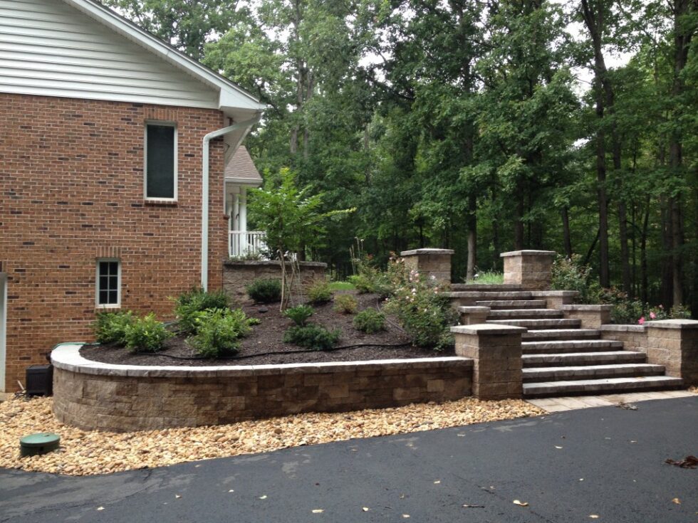 Retaining Wall Options for Steep Embankments | Greensward LLC